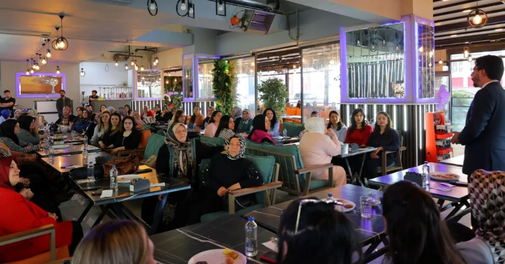 NİĞDE HENRY JONES'TA ANLAMLI ANNELER GÜNÜ ETKİNLİĞİ